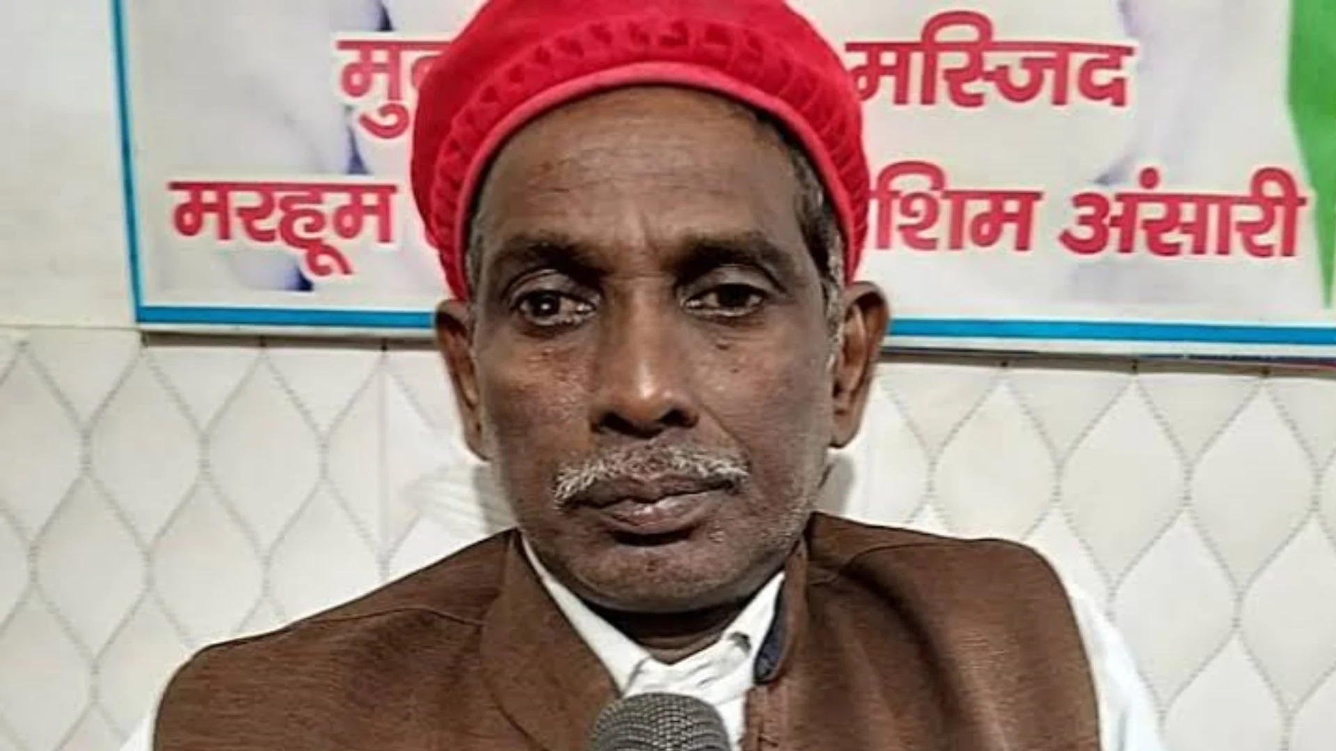हम मुसलमान हैं लेकिन हिंदू देवी-देवताओं का सम्मान करते है: इकबाल अंसारी ...